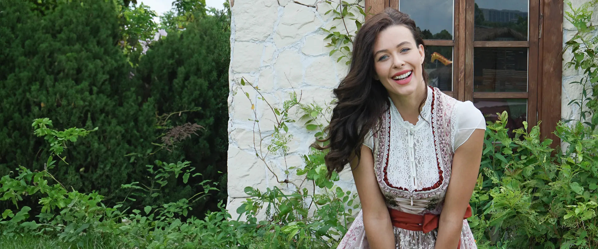 Dirndl Styling: Flattering Tips for Different Body Shapes – kelliar-dirndl